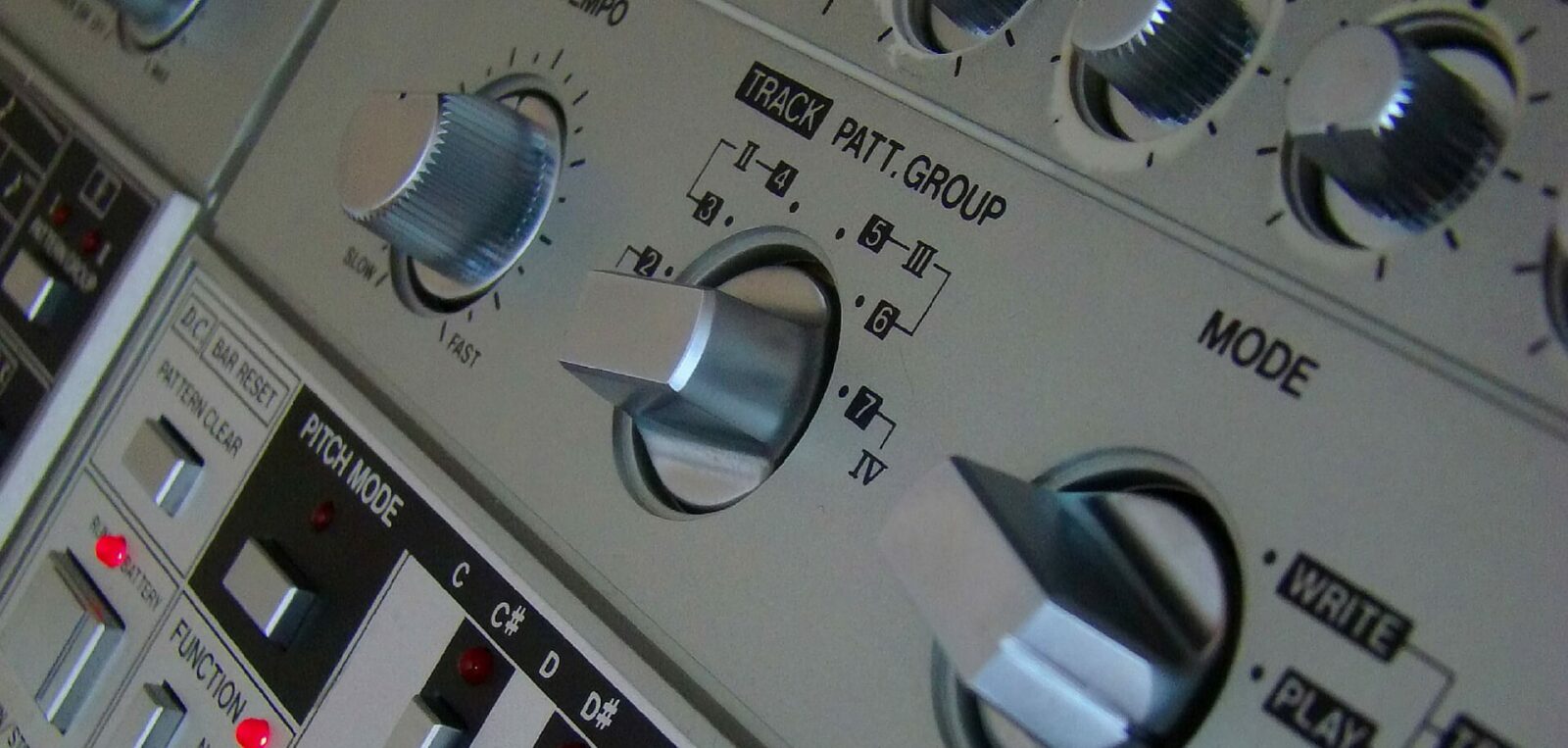A Brief History of the TB-303 | Features | MN2S