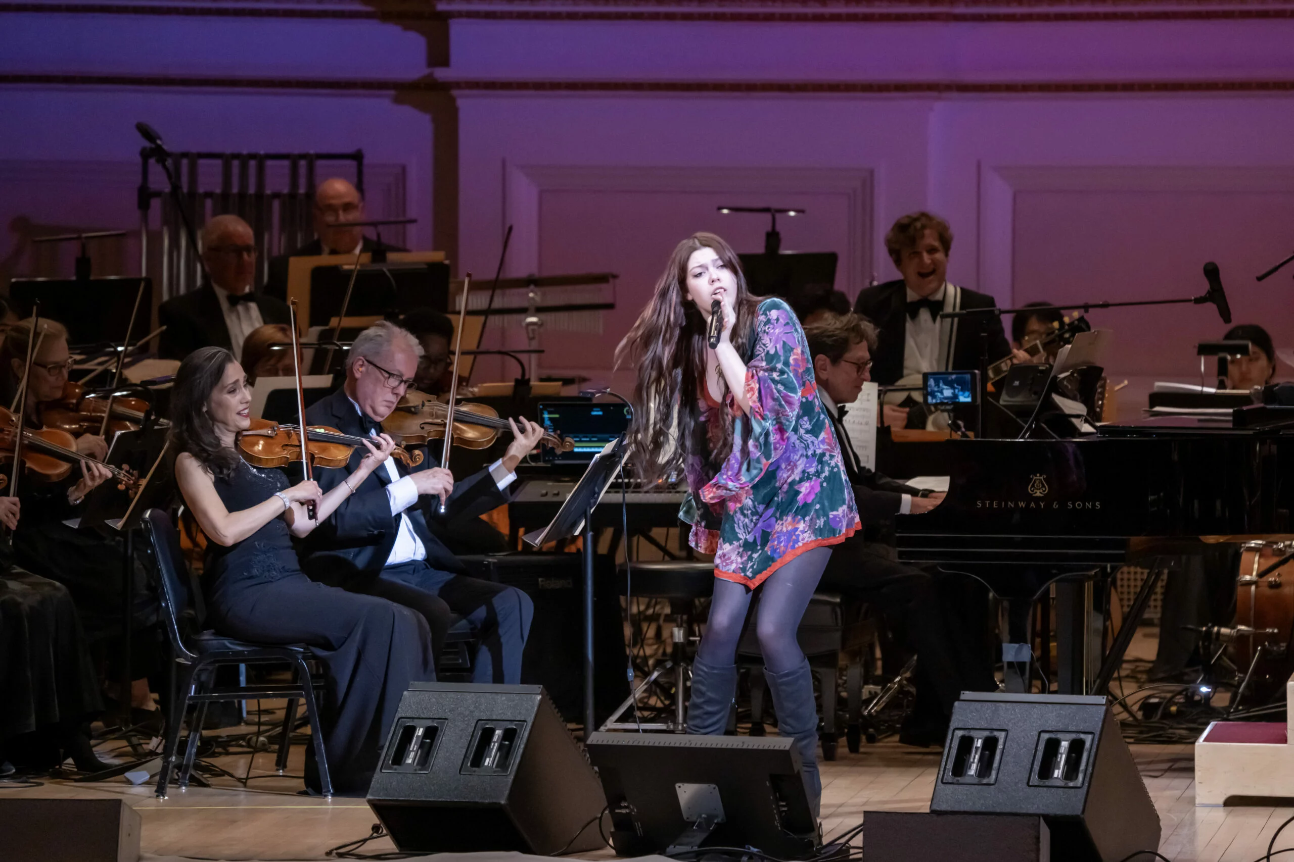 Singer and songwriter, Courtney Hadwin joins MN2s Roster. | MN2S